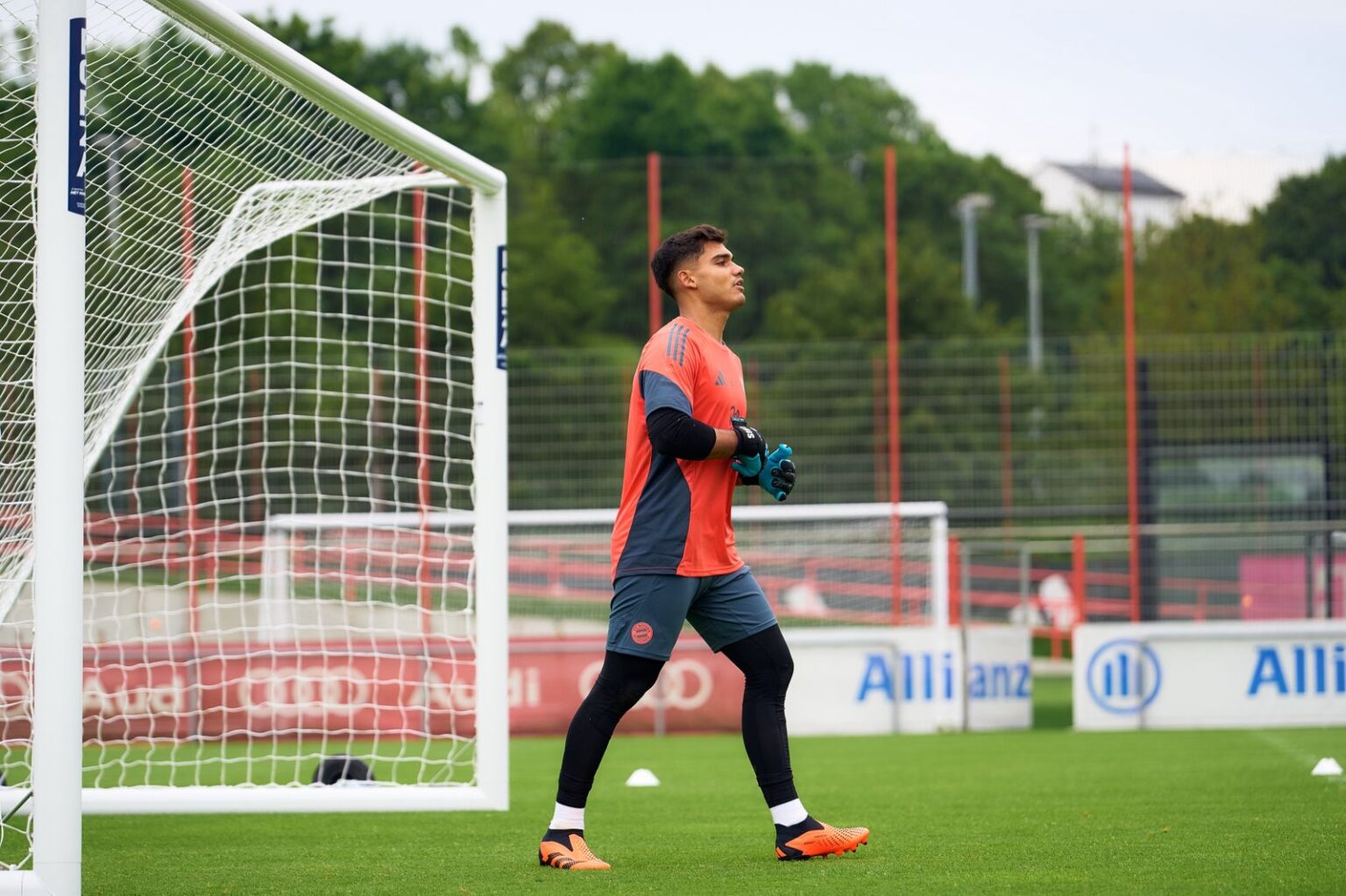 Va portero de Tigres Sub 21 al FC Bayern World Squad - Club Tigres UANL